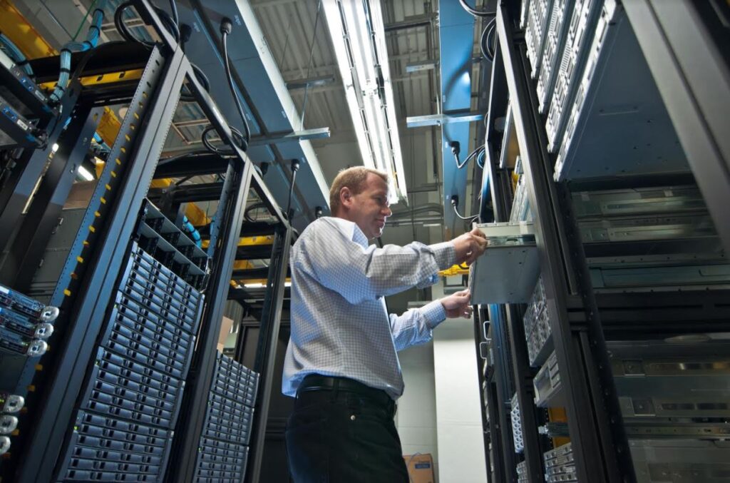 Data Warehousing and Data Mining in the Context Data Warehousing and Data Mining in the Context